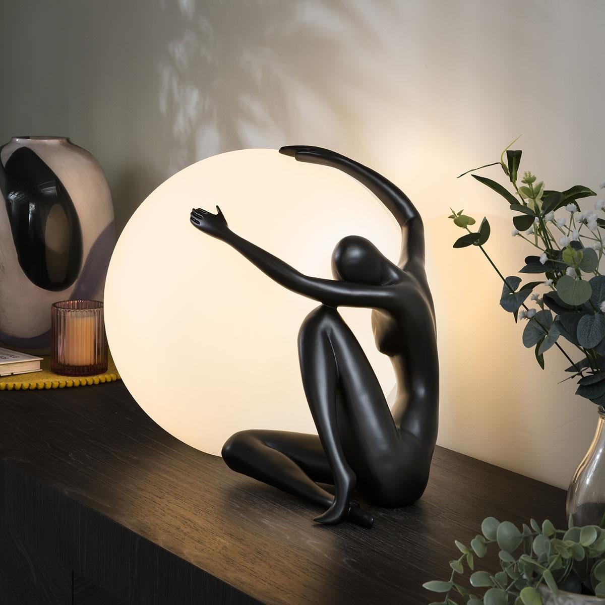 Modern Abstract Table Lamp Large Ball Woman Figure in Black – Quatropi